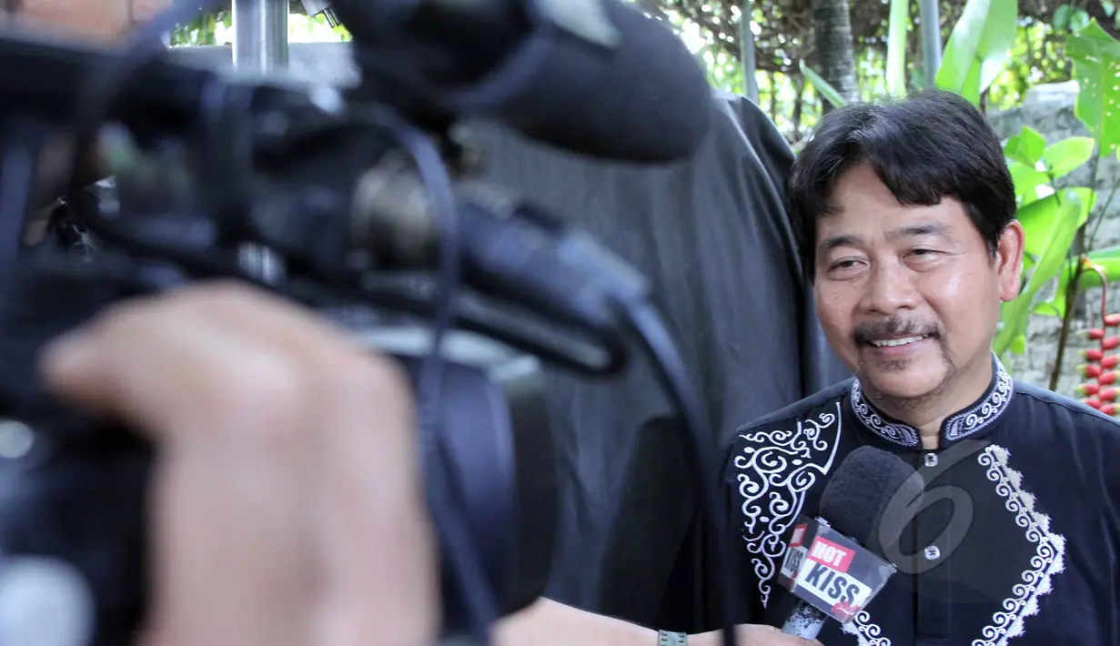 Sejumlah Komedian Datang Melayat ke Rumah Almarhum Pepeng - Foto ...