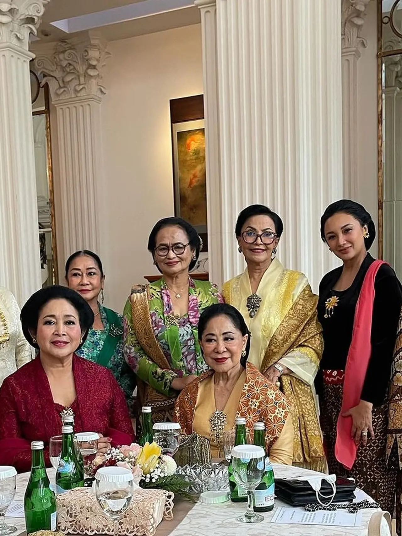 6 Potret Tata Cahyani Rayakan Hari Kartini Bareng Mantan Kakak Ipar ...