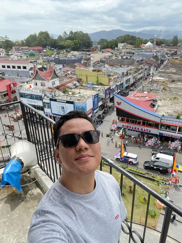 Arief Muhammad Bagi-Bagi Tiket Emas Di Twitter Langsung Jadi Trending ...