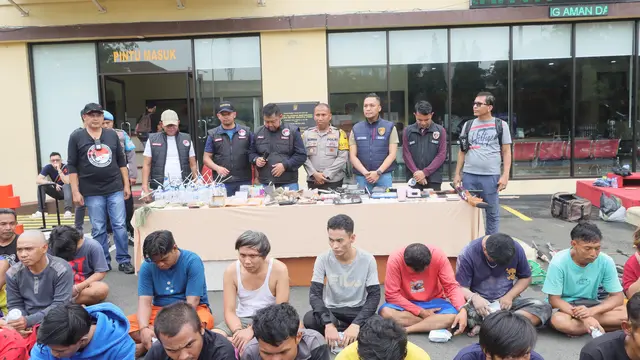 Gerebek Kampung Bahari, Polisi Tangkap 26 Orang dan Sita Narkoba - News Liputan6.com