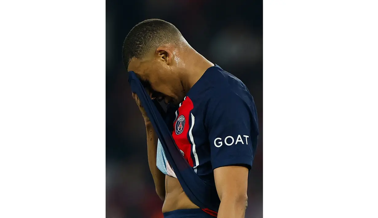 Foto: Wajah Muram Mbappe dan Kolega saat PSG Ditekuk Dortmund di Liga ...