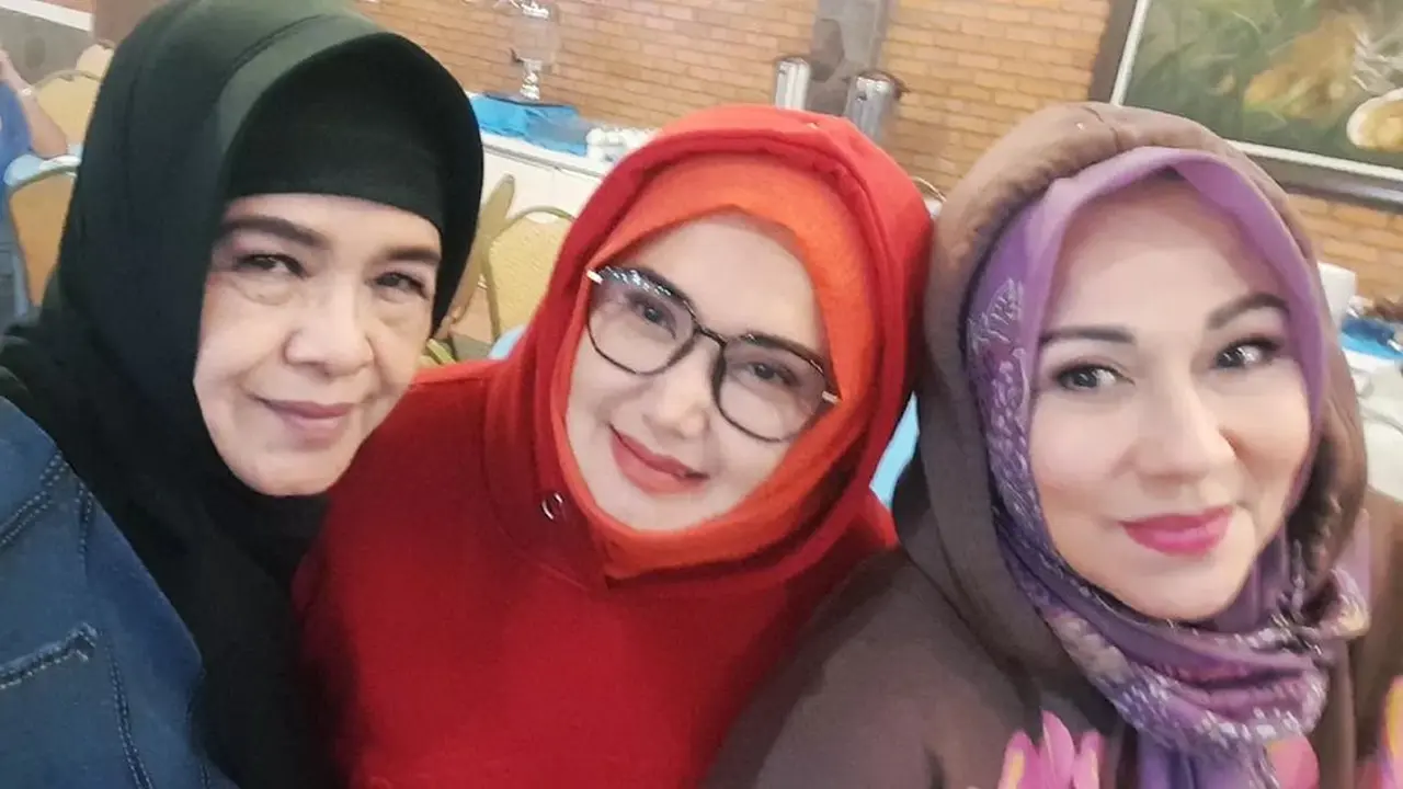 6 Potret Reuni Artis Senior Era 1970 dan 1980-an Dihadiri Camelia Malik, Yessy Gusman hingga ...