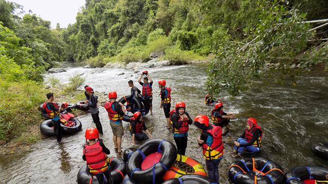 Memacu Adrenalin Saat Pagi Hari di Longalo River Tubing - Regional ...