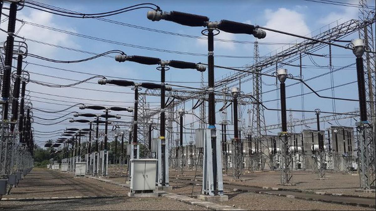 PLN Perkuat Pasokan Listrik Jawa-Bali dengan Sutet 500 kV