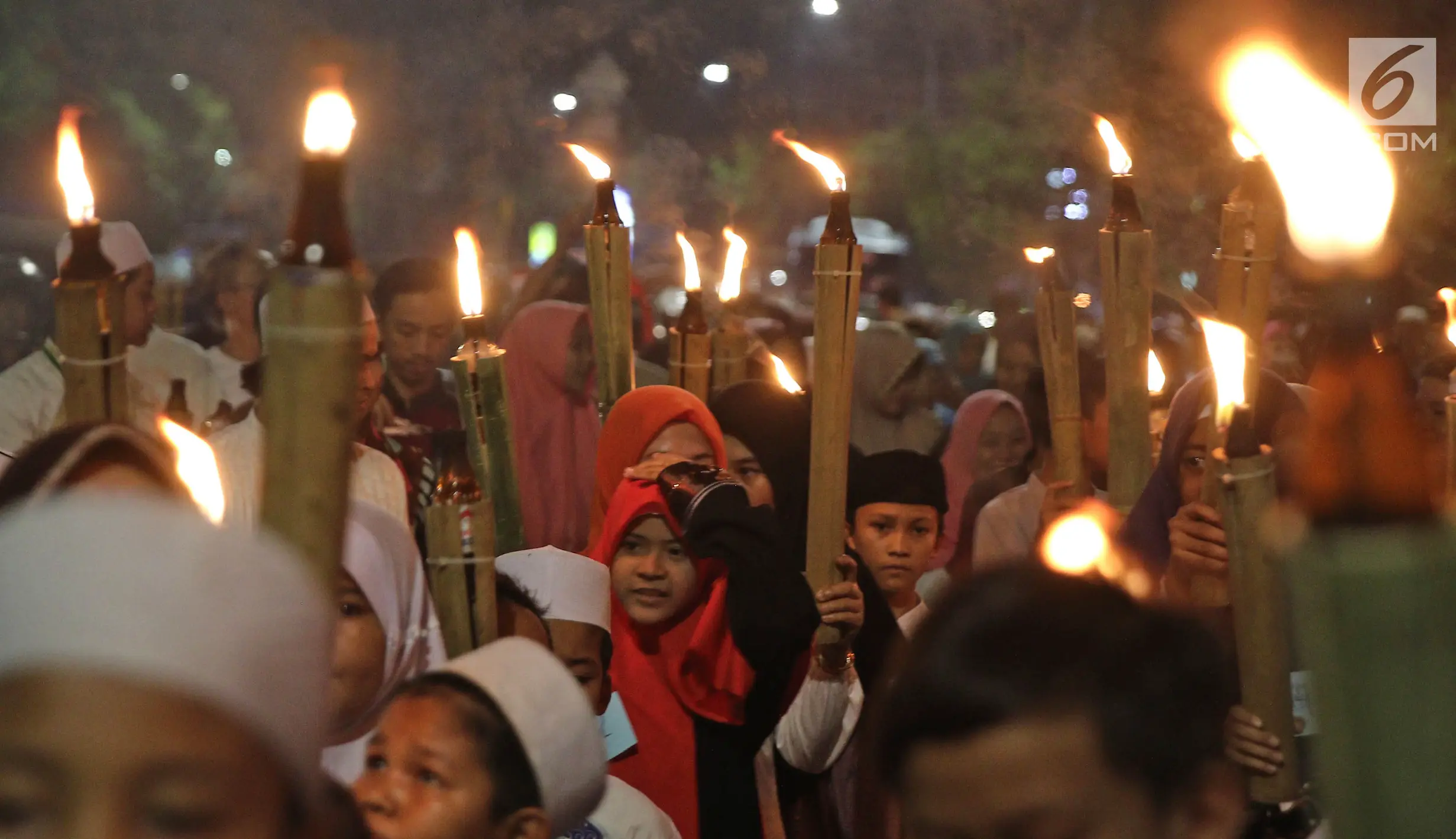 FOTO: Pawai Obor Sambut Bulan Suci Ramadan 1439 H - Foto Liputan6.com