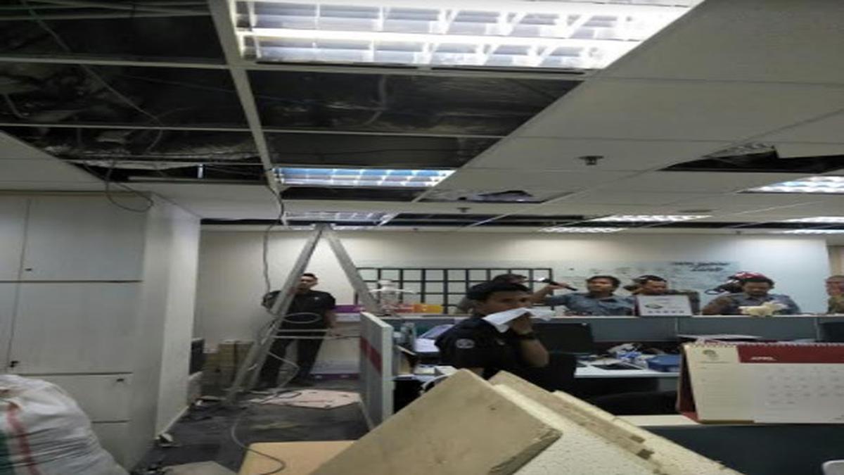 Akibat Korsleting, Plafon Kantor TICMI di Gedung BEI Rusak - Saham ...