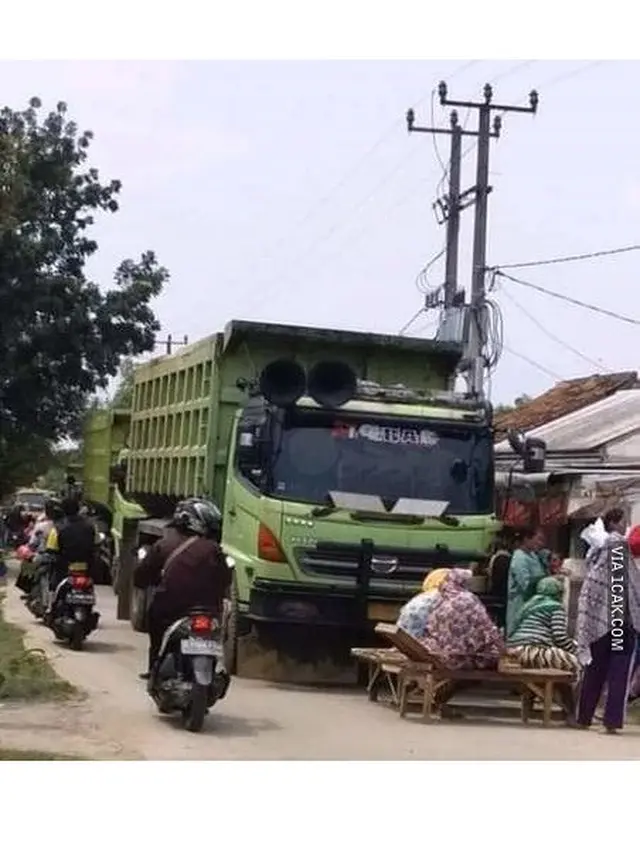 6 Kelakuan Emak-Emak Terlalu Santai Ini Bikin Geleng Kepala - Hot Liputan6.com