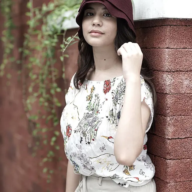 Jarang Tersorot, Ini 5 Potret Cantik Arla Ailani Putri Bucek Depp dan Unique Priscilla - Hot ...