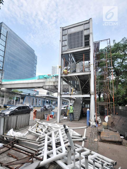 FOTO: Urai Kemacetan, JPO Tosari Dibongkar - Foto Liputan6.com