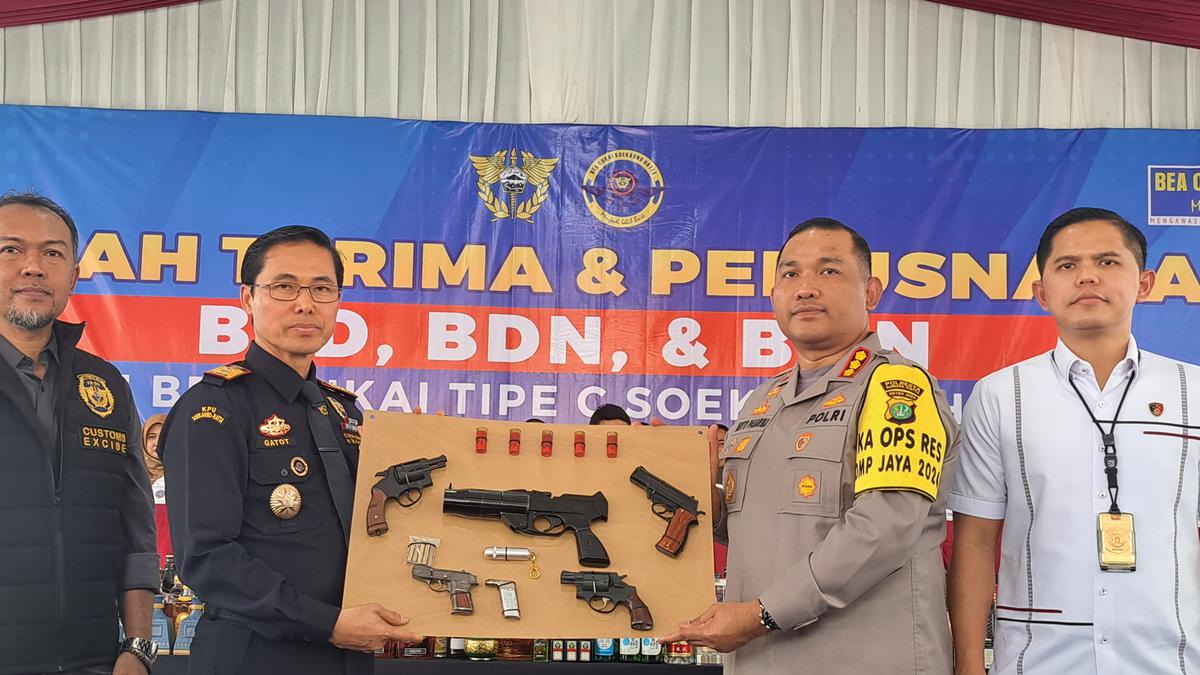 Ratusan Peluru dan Senpi Hasil Sitaan Bea Cukai Diserahkan ke Polres ...