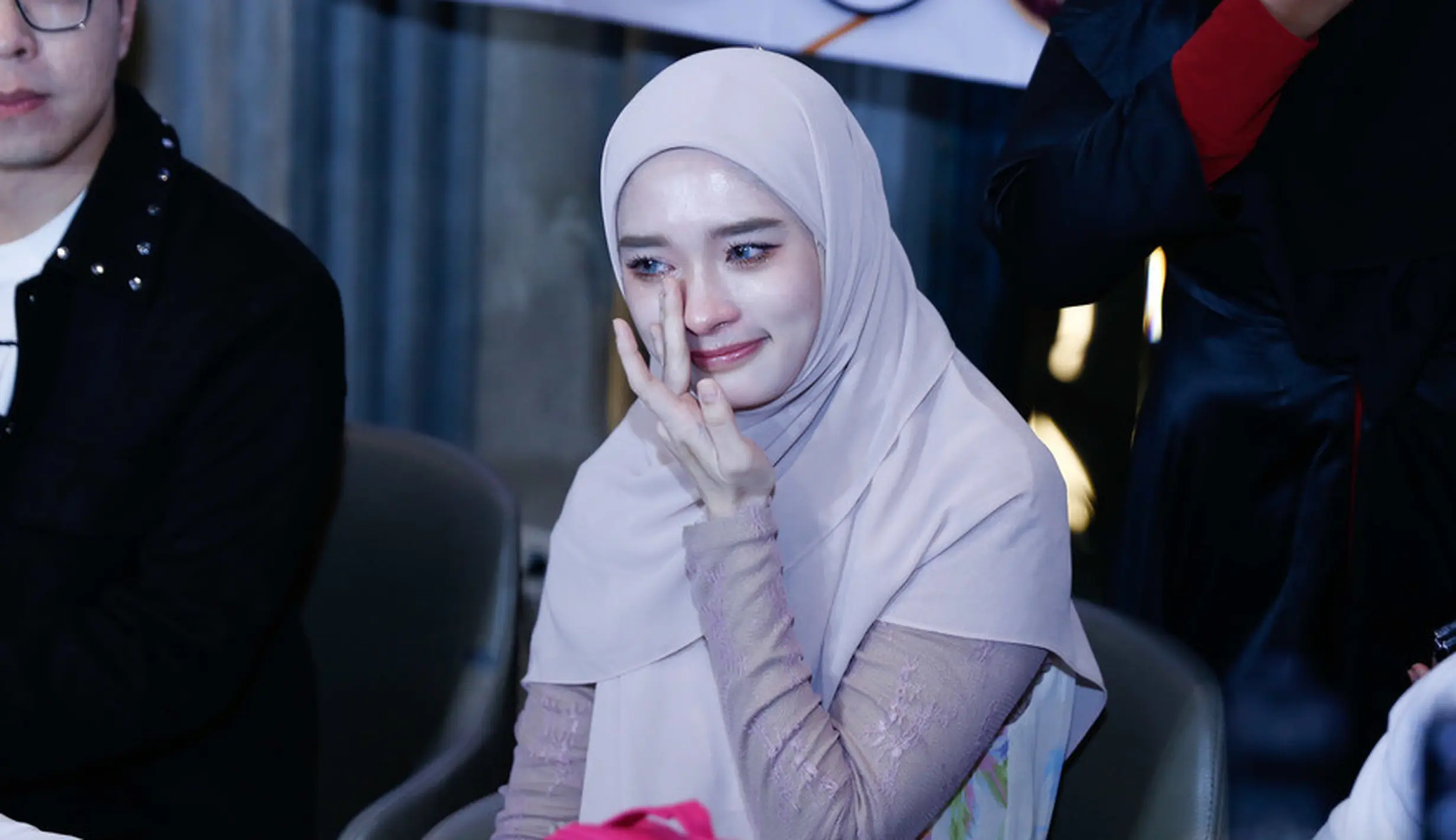 Potret Inara Rusli Lepas Cadar, Putuskan Kembali Bekerja Demi Anak - Photo Fimela.com