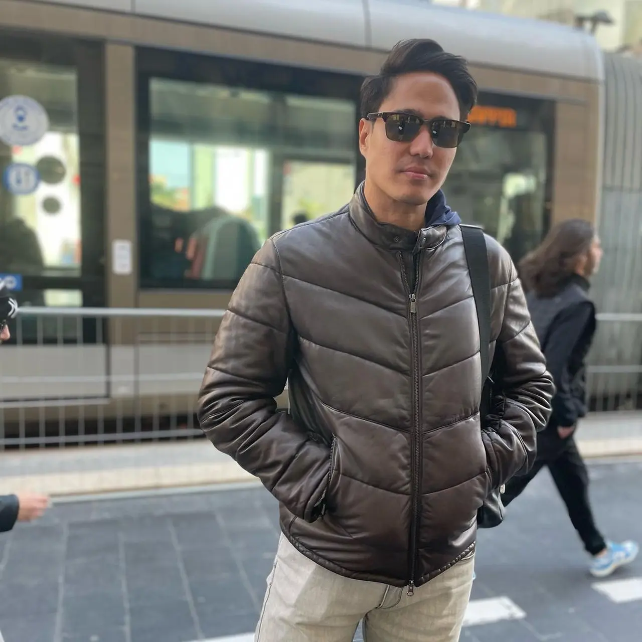 Rekomendasi Model Rambut Pria Ikal, Inspirasi dari Reza Rahardian ...