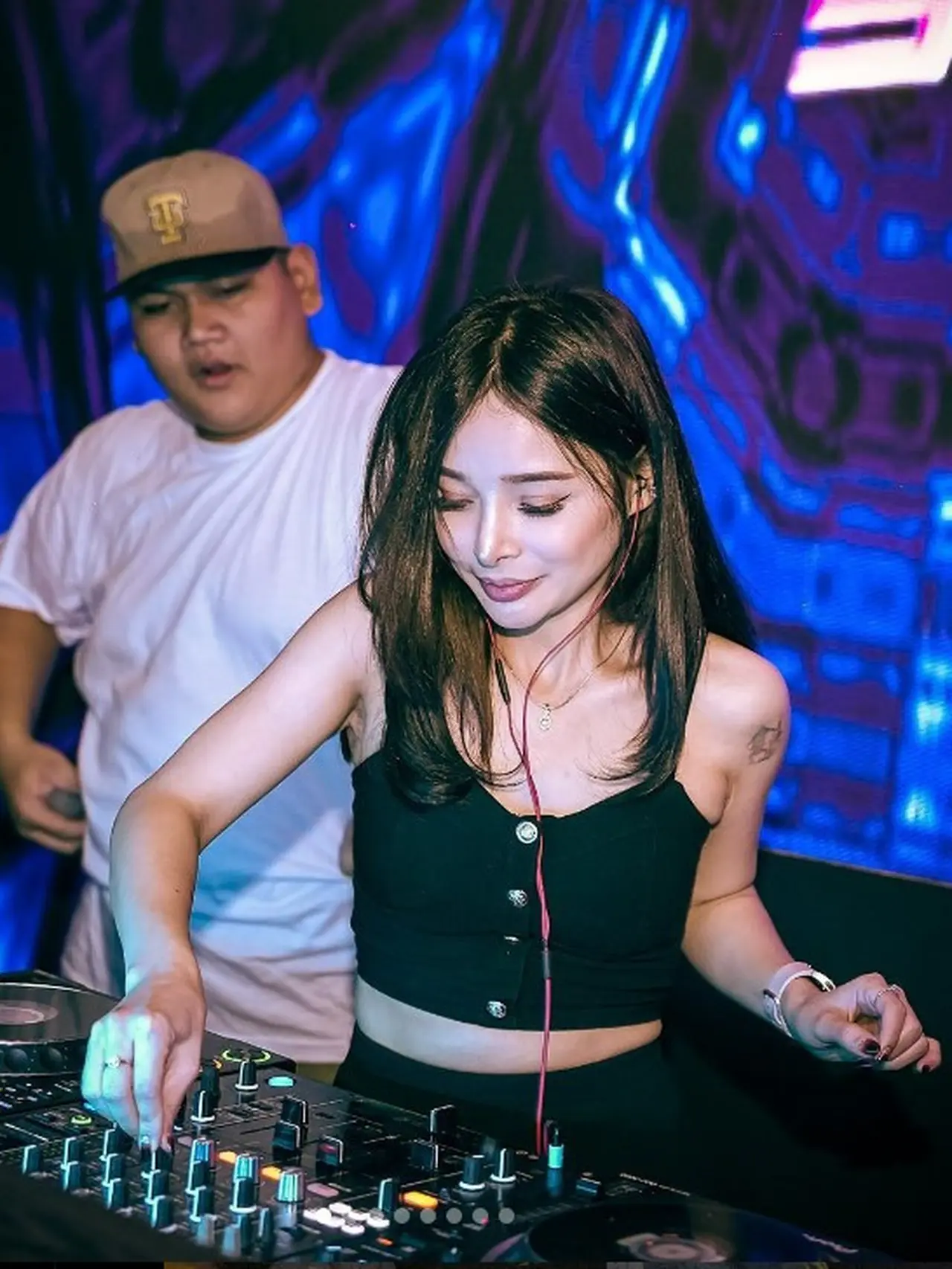 Idolakan Afrojack dan Marlo, DJ Cantik Selvira Ingin Jadi DJ Festival ...