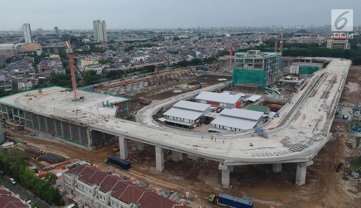FOTO: Begini Suasana Pembangunan Depo LRT dari Udara - Foto Liputan6.com