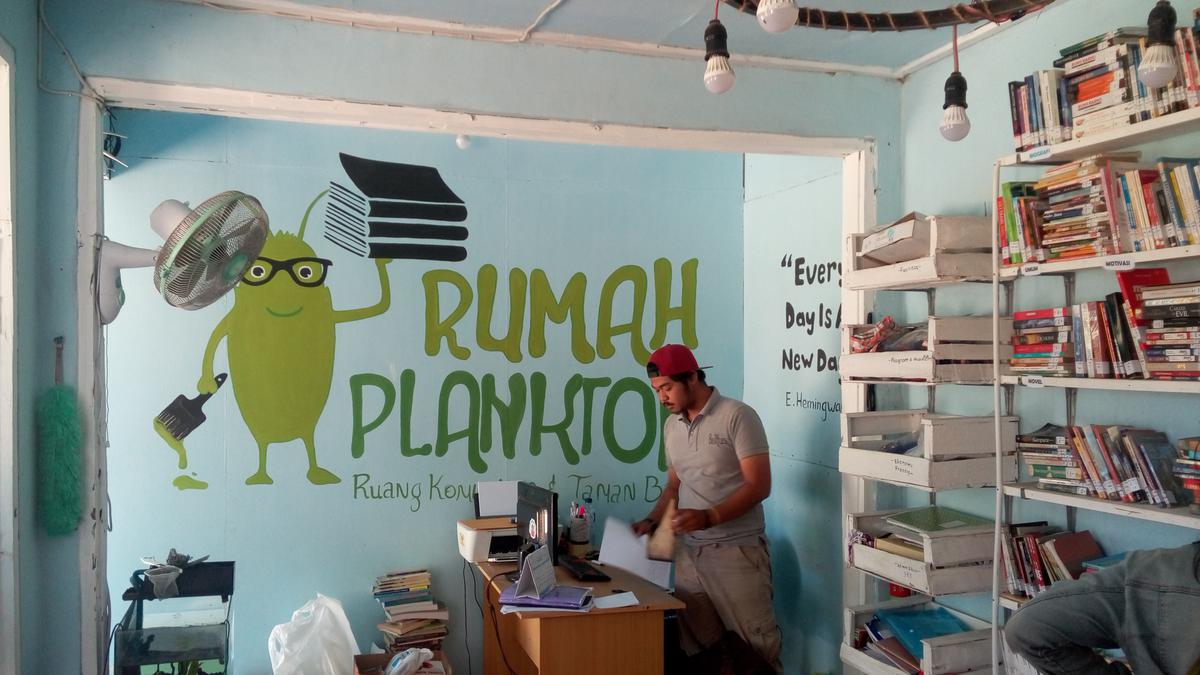 Kisah 7 Wartawan Merintis Rumah Plankton Pangandaran - Regional ...
