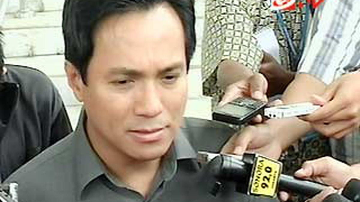 Julian Pasha: Pernyataan Gayus Harus Dibuktikan - News Liputan6.com