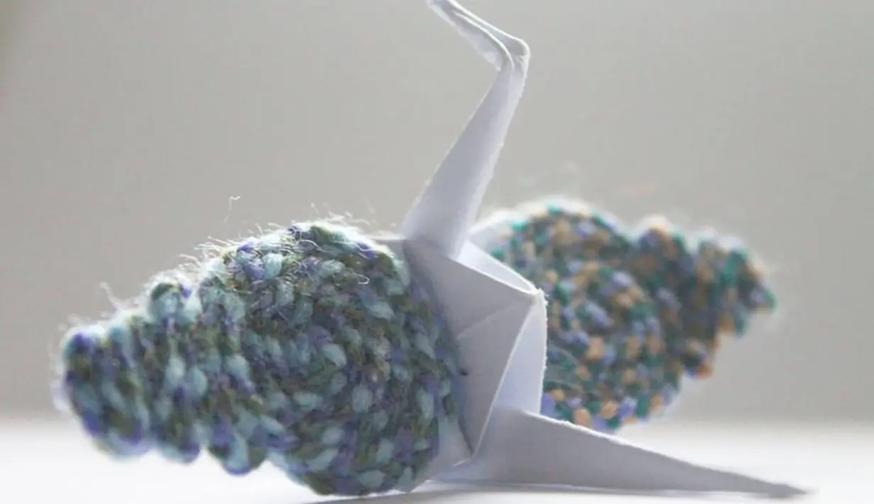 Buat Begitu Banyak Origami Burung, Seniman Ini Hias Sayapnya Jadi Super ...