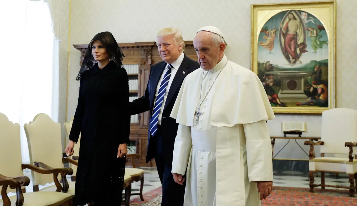 Bahas Isu Terkini, Donald Trump Kunjungi Paus Fransiskus - Foto ...