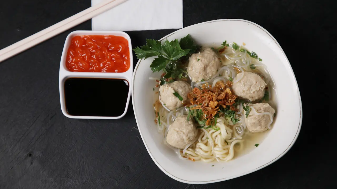 7 Cara Membuat Bakso Sapi Rumahan, Kenyal, Empuk, dan Gurih - Hot ...