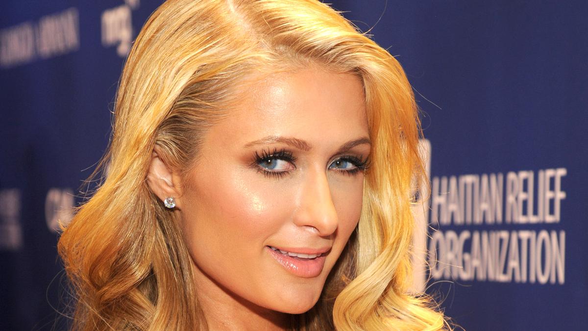 7 Selebriti Hollywood Ini Tampil Cantik dalam Balutan Kaftan ...