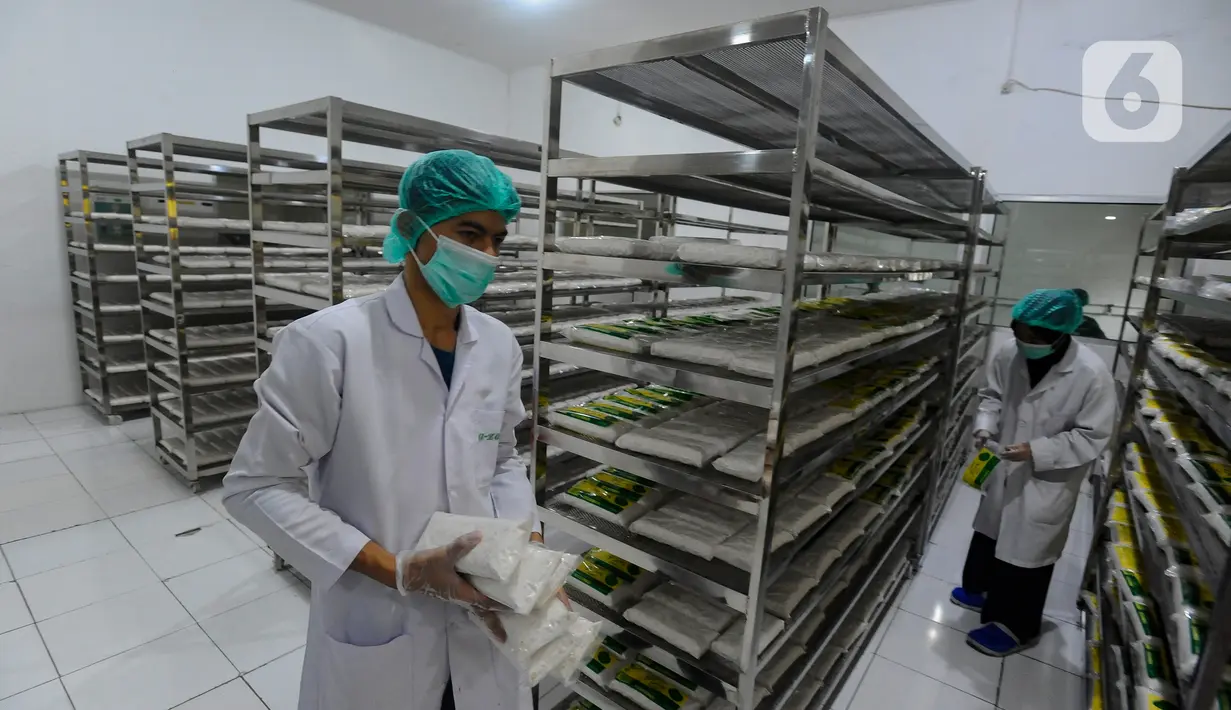 Aktivitas Pabrik Tempe Terbesar di Dunia untuk Ekspor - Foto Liputan6.com