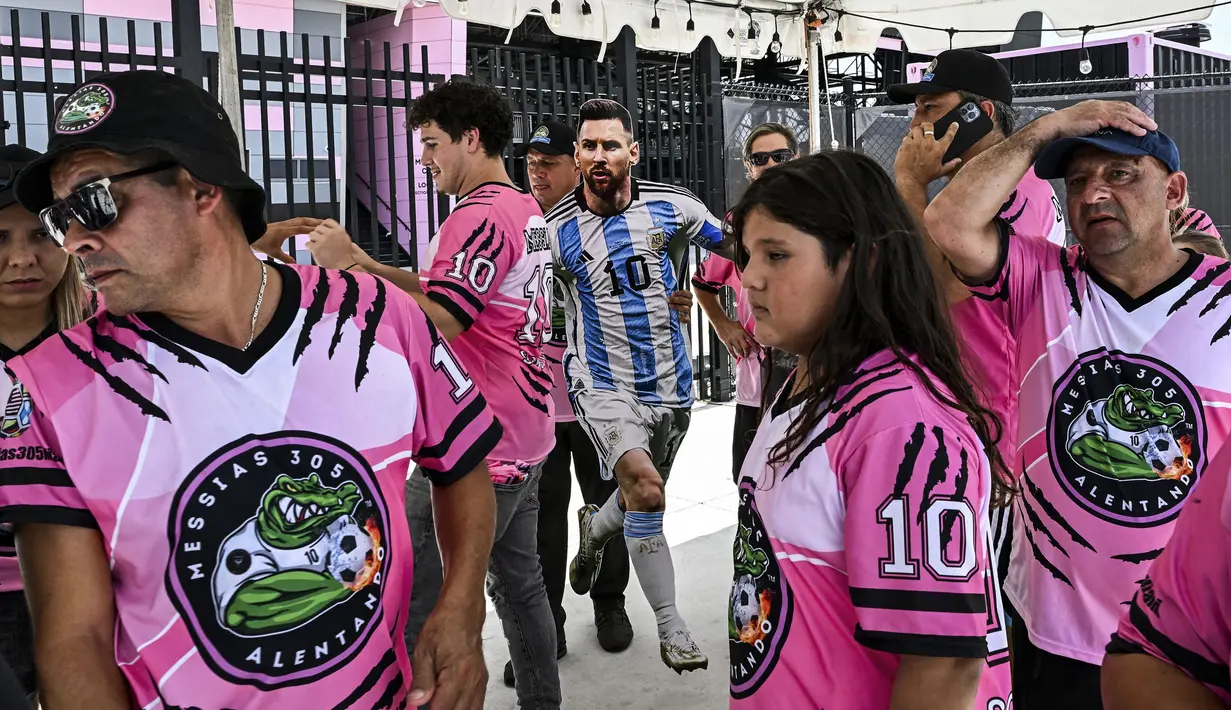 Foto: Antusiasme Fans Inter Miami saat Lionel Messi Dikabarkan Sudah ...