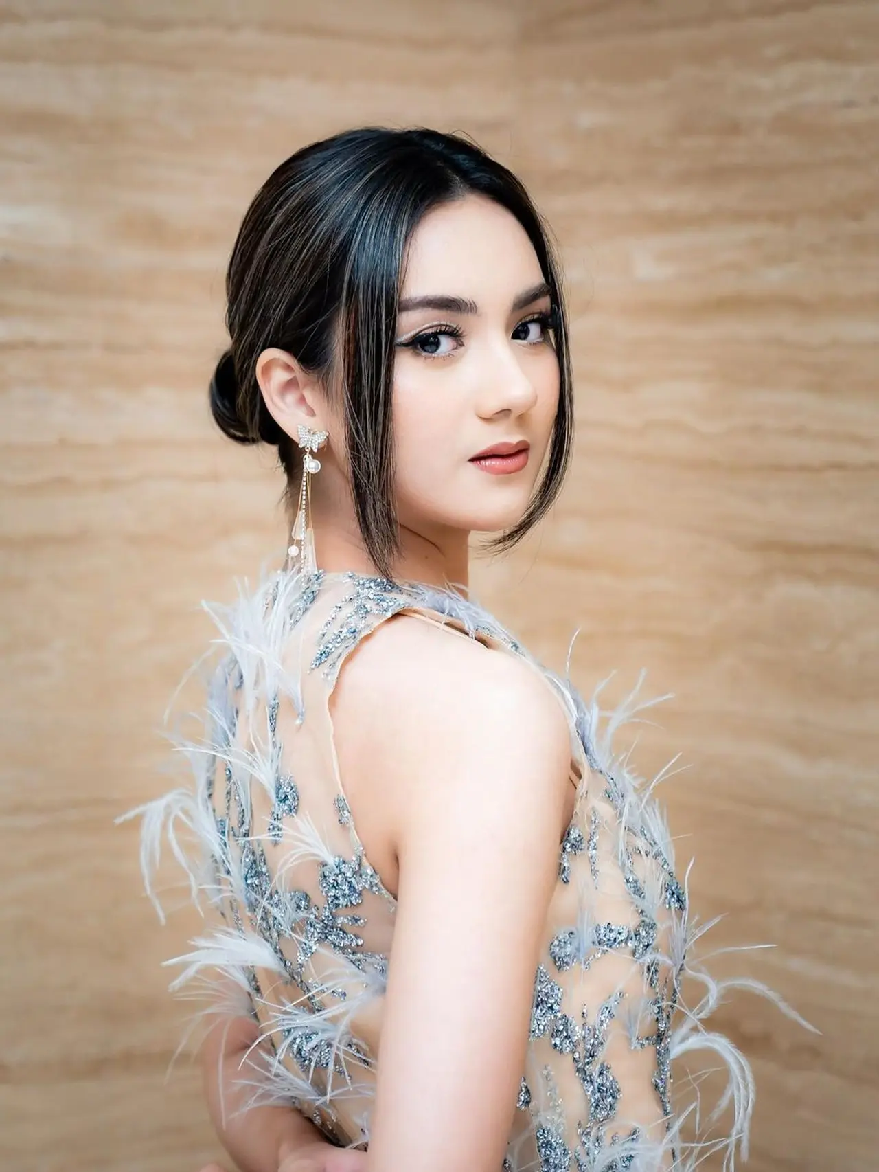 Kesan Ersya Aurelia di Lokasi Syuting Film Dosen Ghaib: Serasa Belajar ...