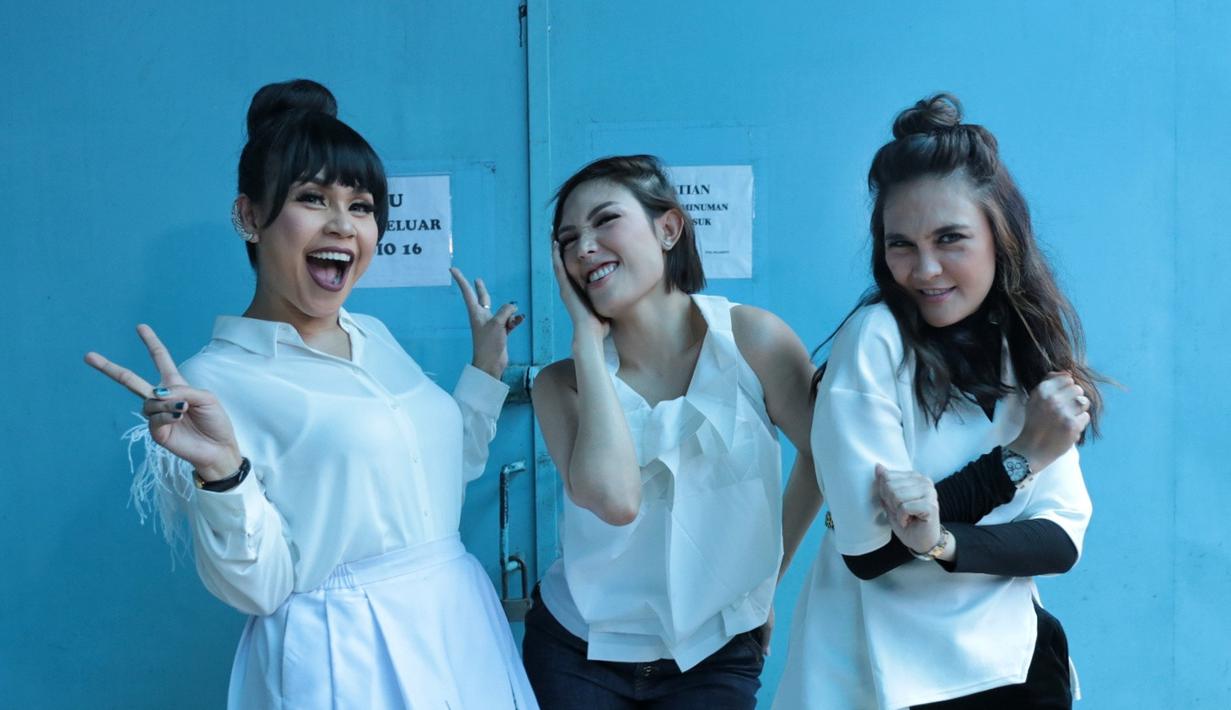 Luna Maya dan Melaney Ricardo Cerita Soal Geng Menteri Ceria - Photo ...