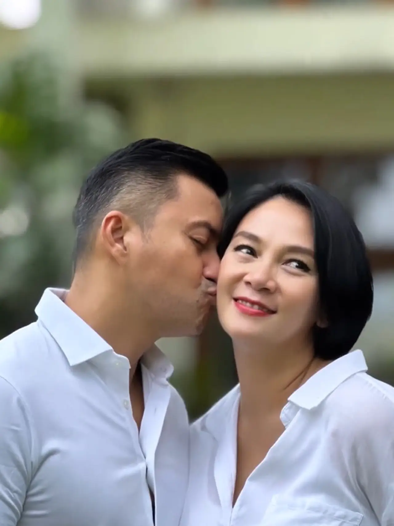 10 Potret Romantis Anjasmara dan Dian Nitami Rayakan Wedding Anniversary, 24 Tahun Lalui Suka ...