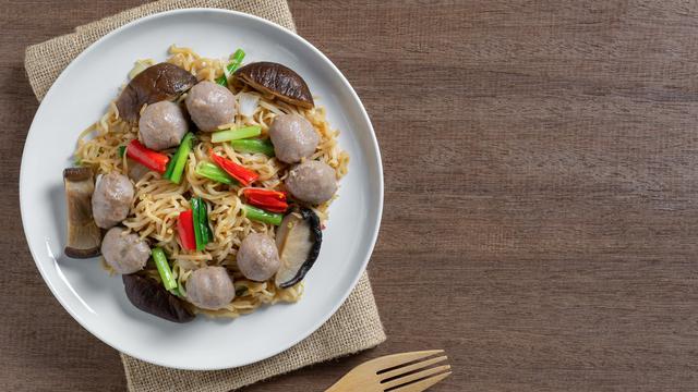 3 Resep Mie Bakso Kuah Lezat dan Gurih - Food Fimela.com