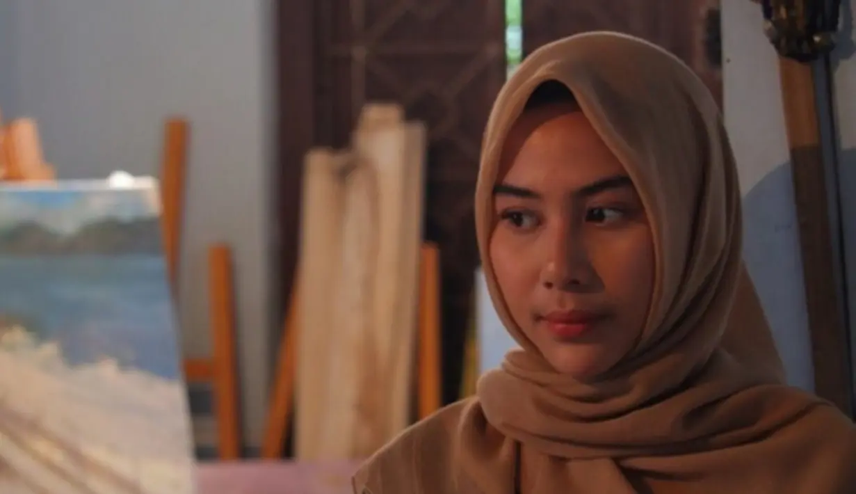 Potret Adinda Thomas Saat Pakai Hijab Ini Curi Perhatian - Foto ...