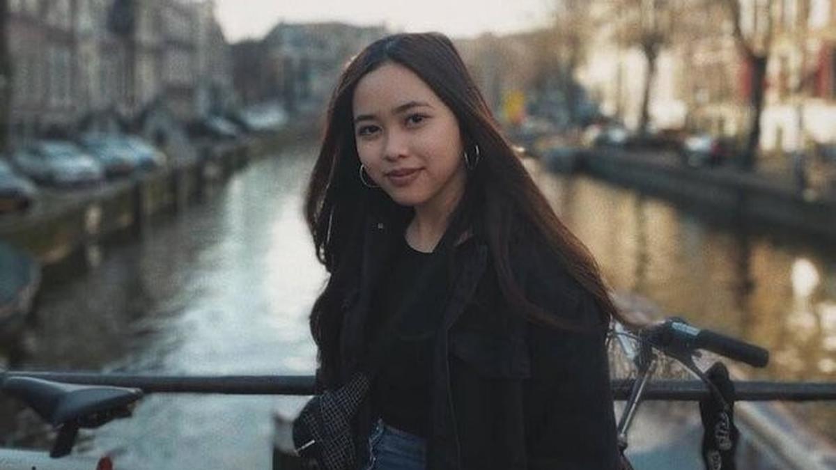 Makin Menawan, Ini 6 Potret Isya Adinda Anak Elma Theana ...