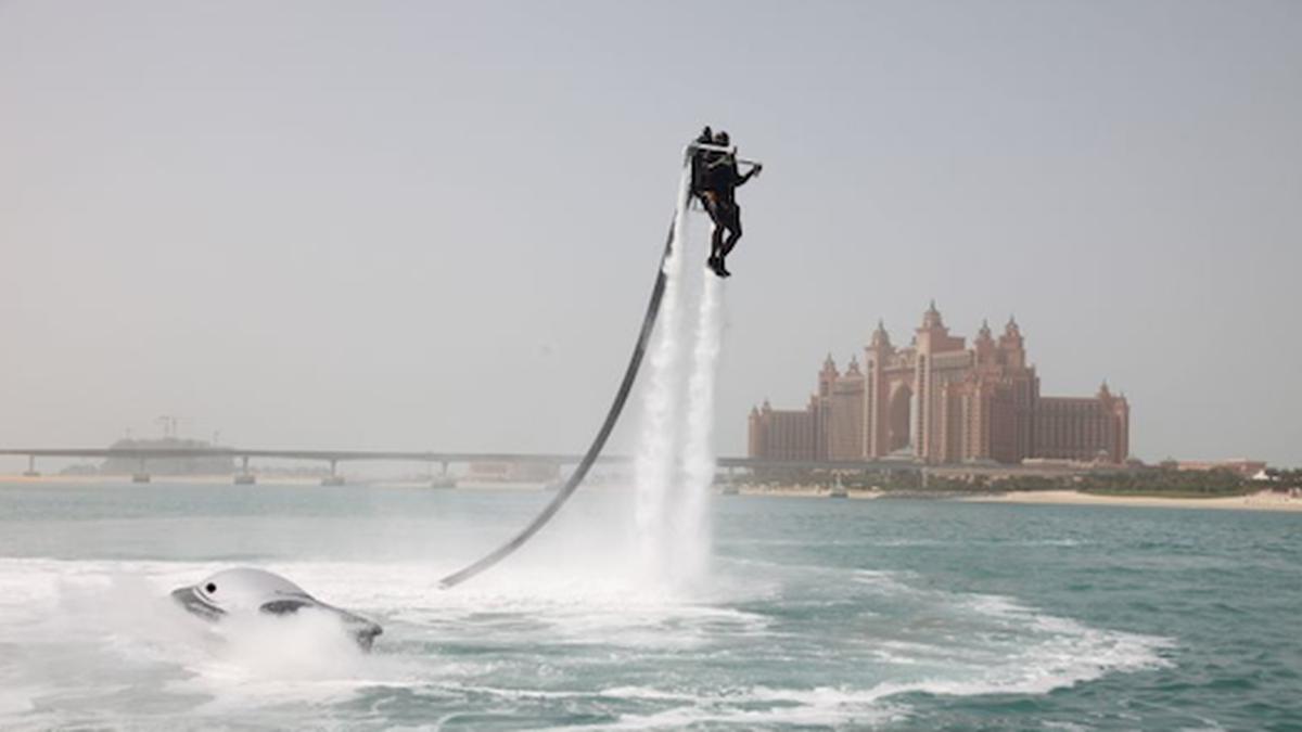 Jadi Manusia Terbang dengan Jetpack