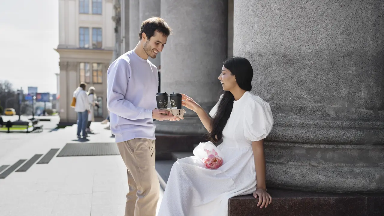 7 Sikap Perhatian yang Membuat Pasangan Makin Mencintaimu - Relationship Fimela.com