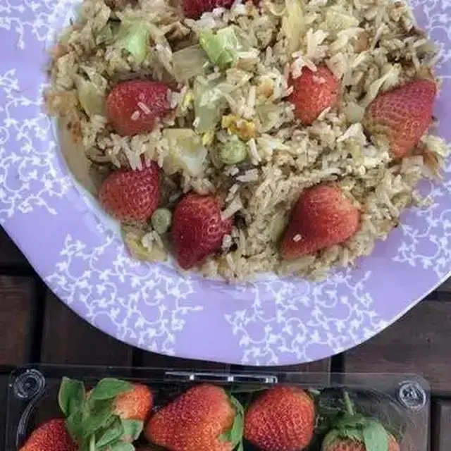 10 Potret Nyeleneh Makanan Dicampur Buah Ini Bikin Geleng Kepala ...