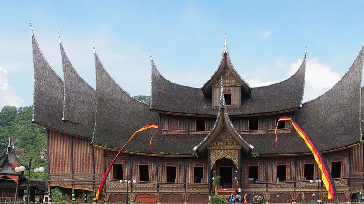 9 Wisata Padang dari Alam, Kota, Hingga Budaya yang Populer dan Wajib ...