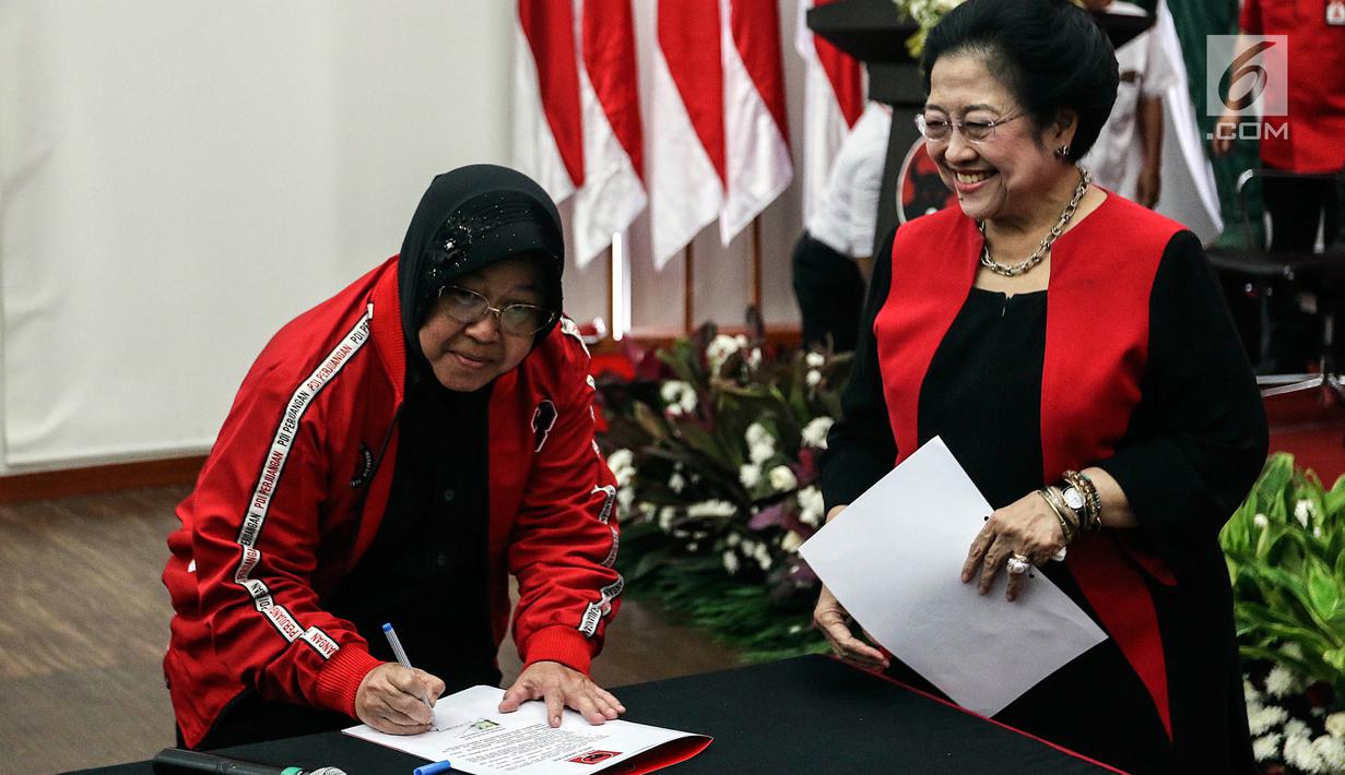 FOTO: Megawati Resmi Lantik Risma Jadi Ketua DPP PDIP - Foto Liputan6.com