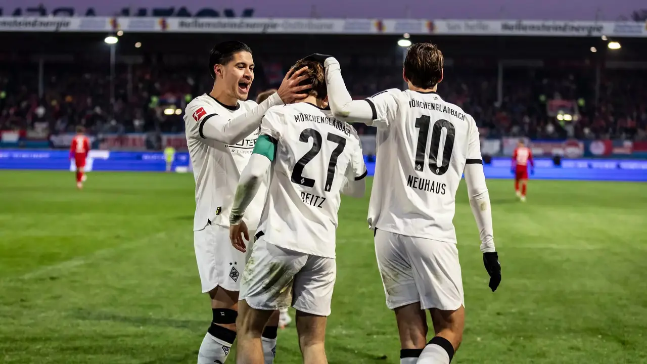 Refleksi Kevin Diks pada Musim 2025/2026 Bersama Borussia ...