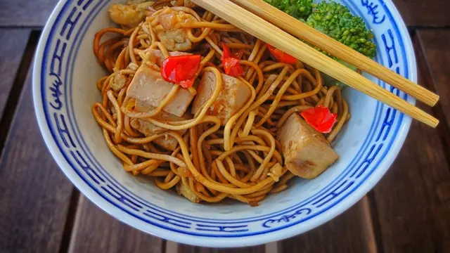 6 Cara Membuat Mie Lidi, Renyah Juga Praktis untuk Dibuat - Hot ...