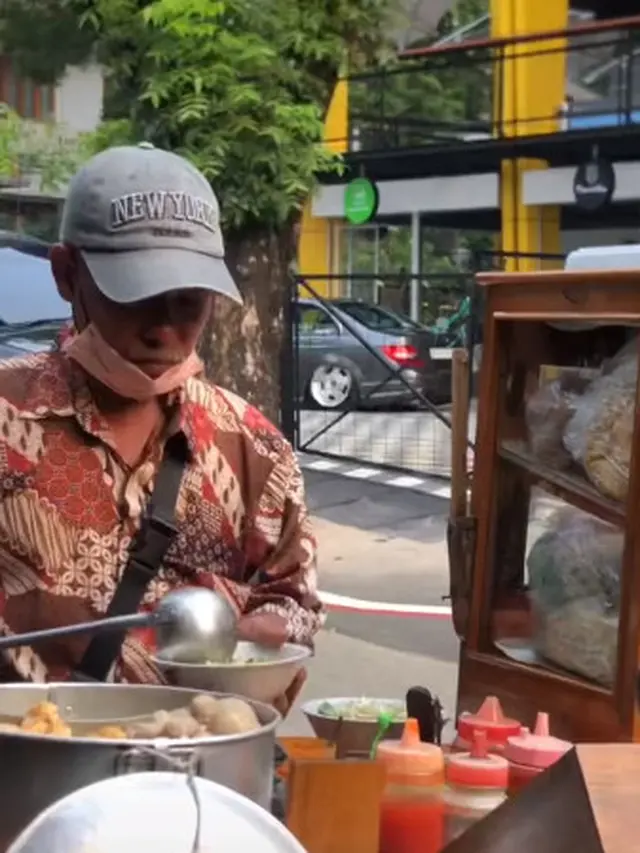 Tukang Bakso Berkelas, Jualan Pakai Piaggio Liberty - Otomotif Liputan6.com