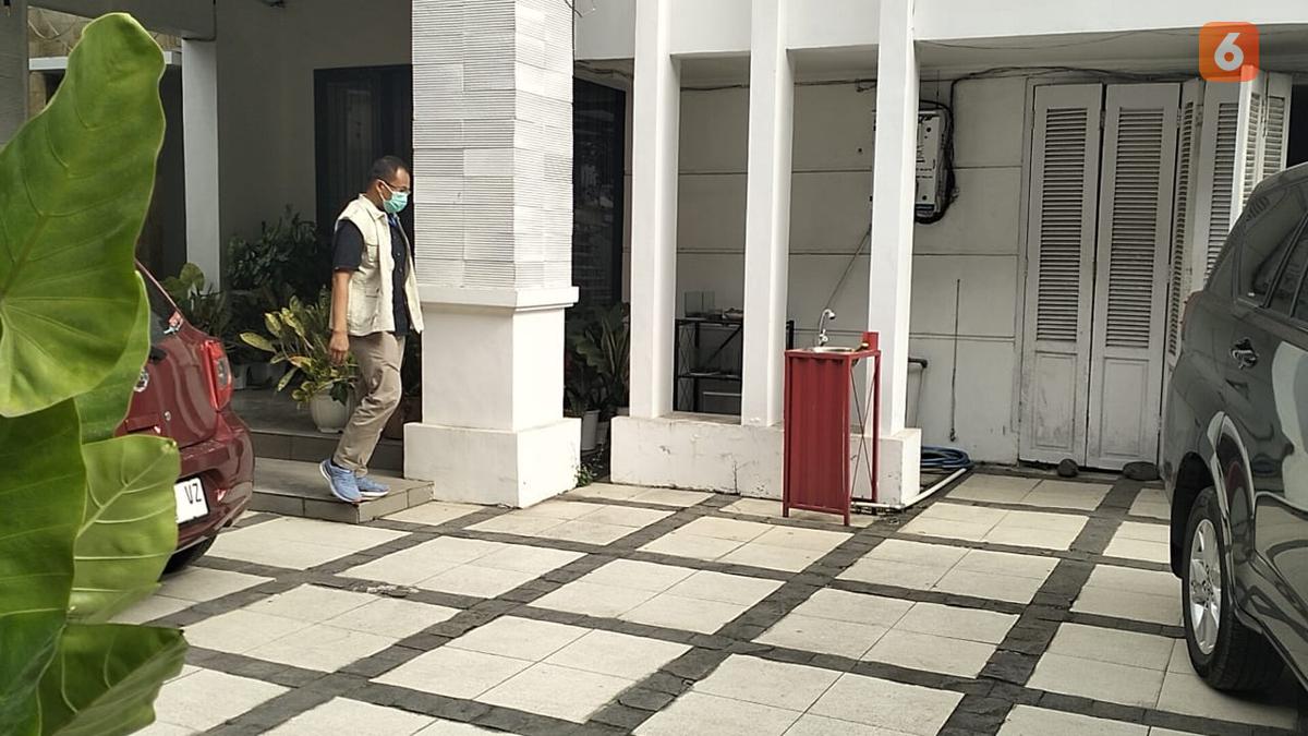 KPK Geledah Rumah Mewah Milik Adik Syahrul Yasin Limpo di Makassar - Regional Liputan6.com