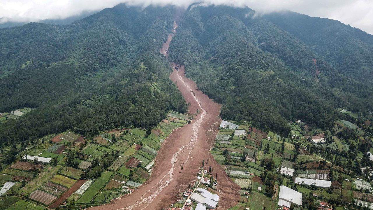 Longsor Cisarua Bandung Barat, 2 Jalur Pendakian Gunung Burangrang Ditutup