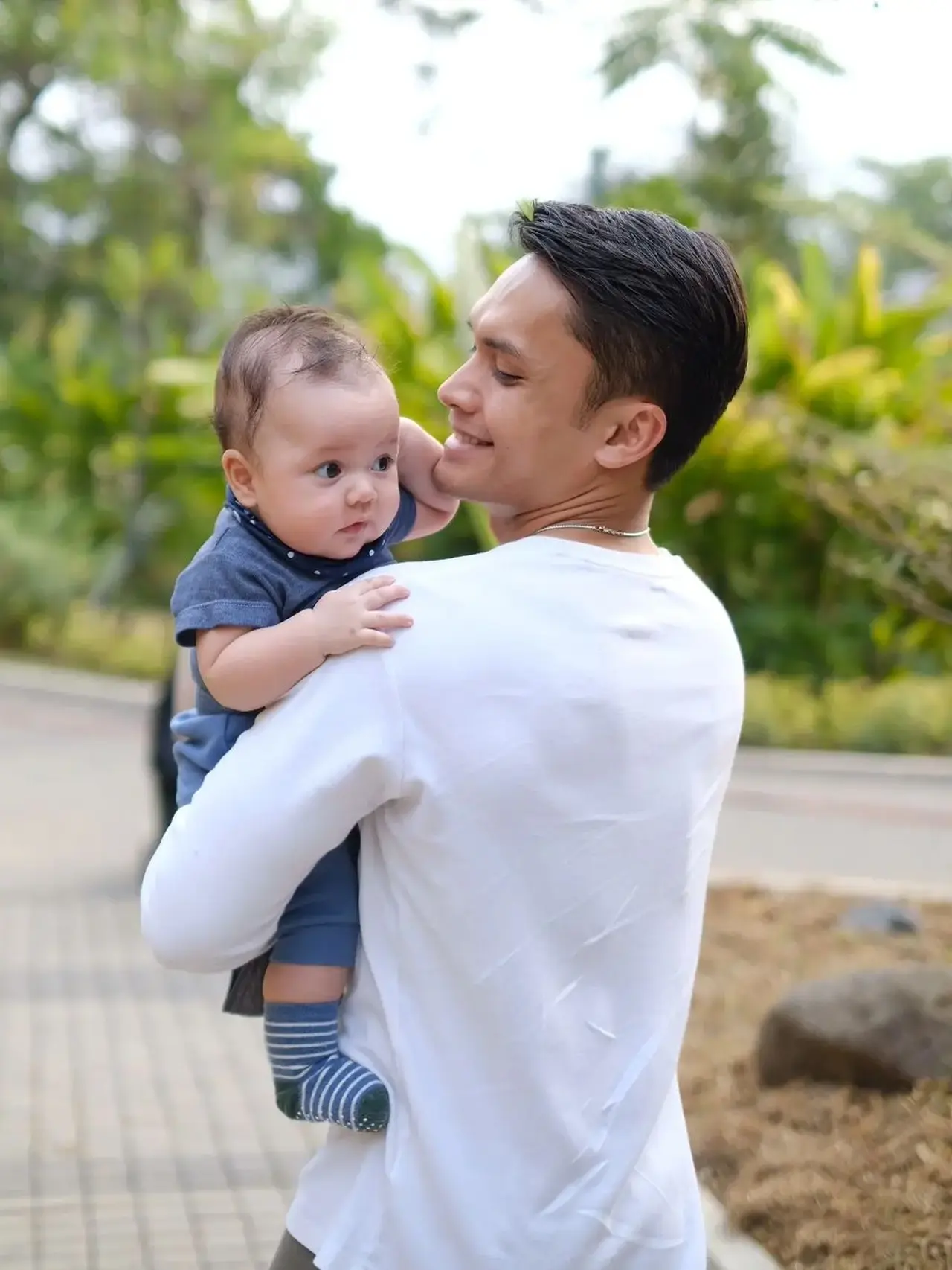 Potret Terbaru Baby Asher, si Ganteng Anak Kedua Randy Pangalila ...