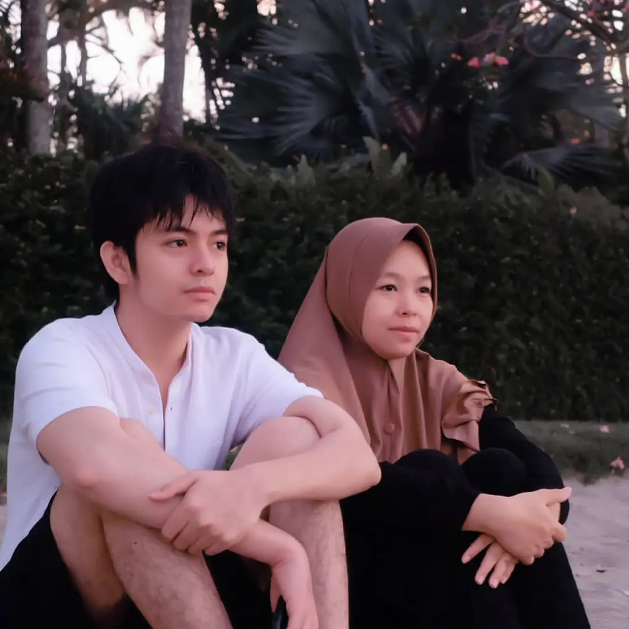 6 Potret Kebersamaan Angga Yunanda dan Kakak, Bak Sepasang Kekasih ...