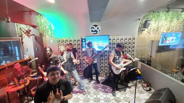 Ovy /rif dari Animator di Pindad Sampai Tribute to Bon Jovi - ShowBiz ...