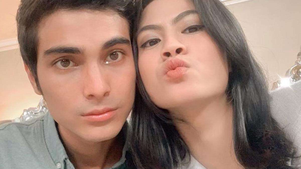 Berperan Jadi Pelakor, Ini 6 Potret Kebersamaan Hana Saraswati dan ...