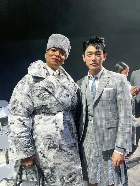 Eric Nam Melenggang Pakai Rok ke Peragaan Busana Thom Browne di New ...