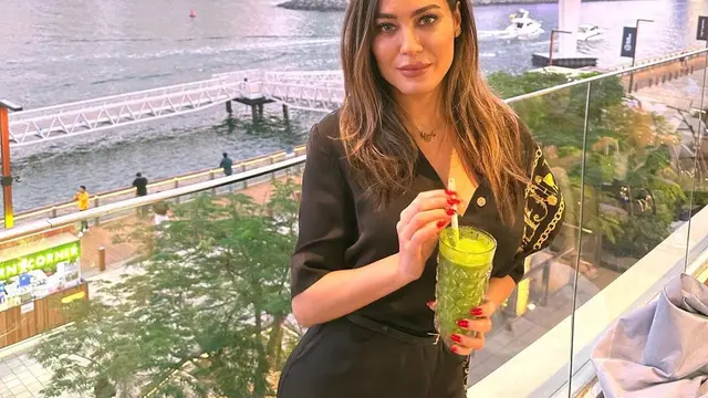 Edan... Model Cantik Italia Ini Siap Bugil Keliling Kota Bila Napoli ...