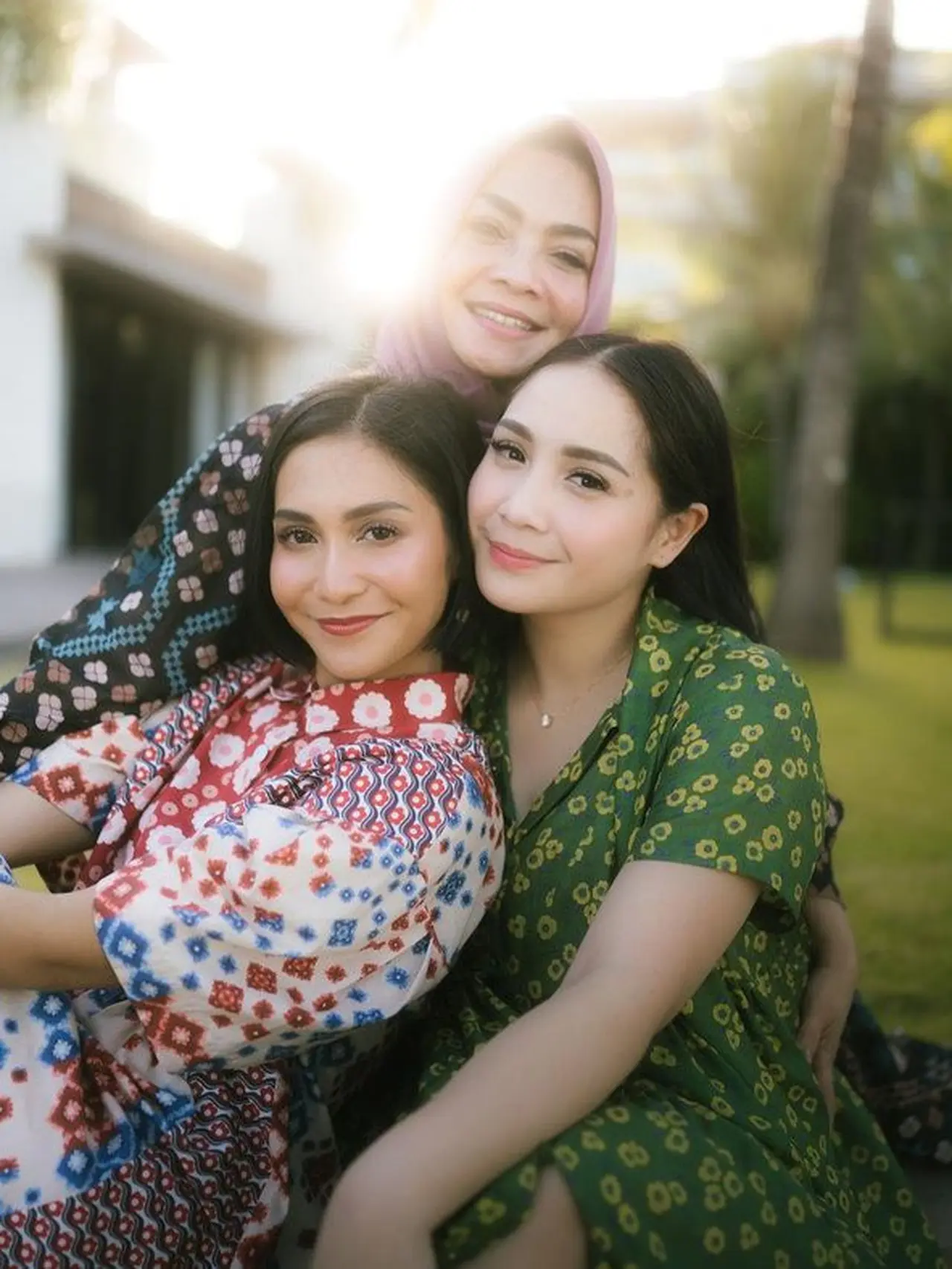 Dulu Sering Berantem, Ini 6 Potret Kebersamaan Nagita Slavina dan Caca Tengker - Entertainment ...