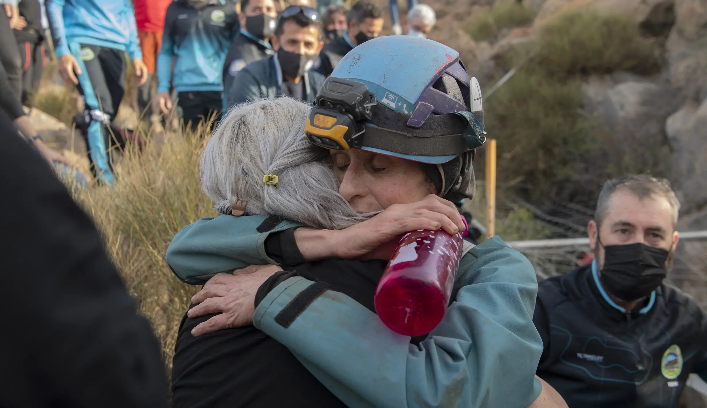 Perempuan Spanyol Meninggalkan Gua Setelah 500 Hari Bertahan di Bawah ...
